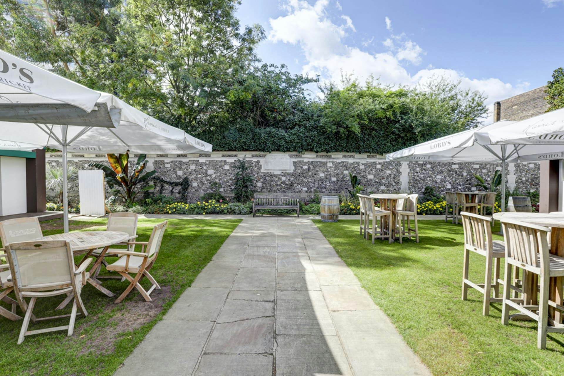 5 Tips For Organising Summer Parties | All the best venues